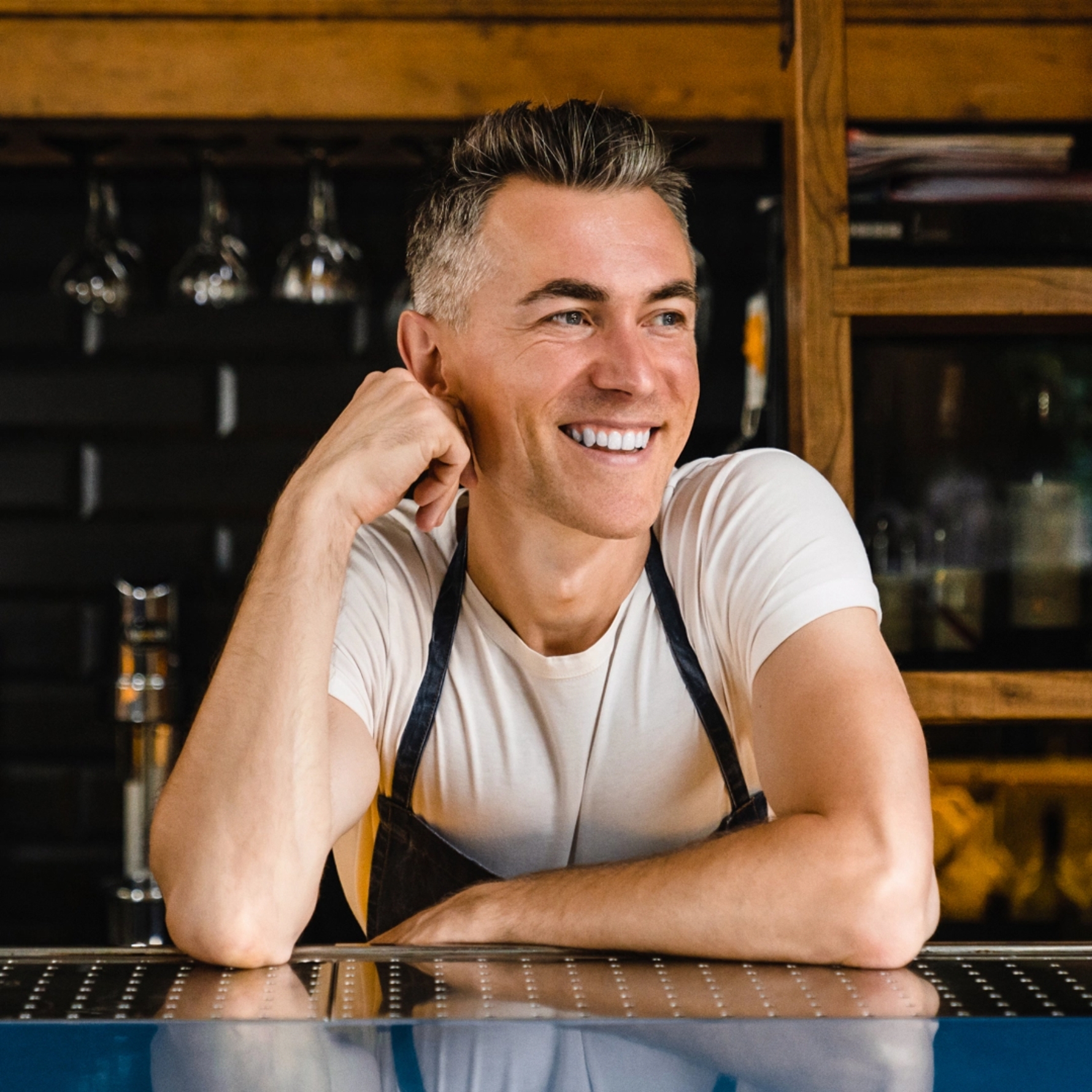 Efficient POS System for Bars, Pubs & Nightclubs | Maitre'D